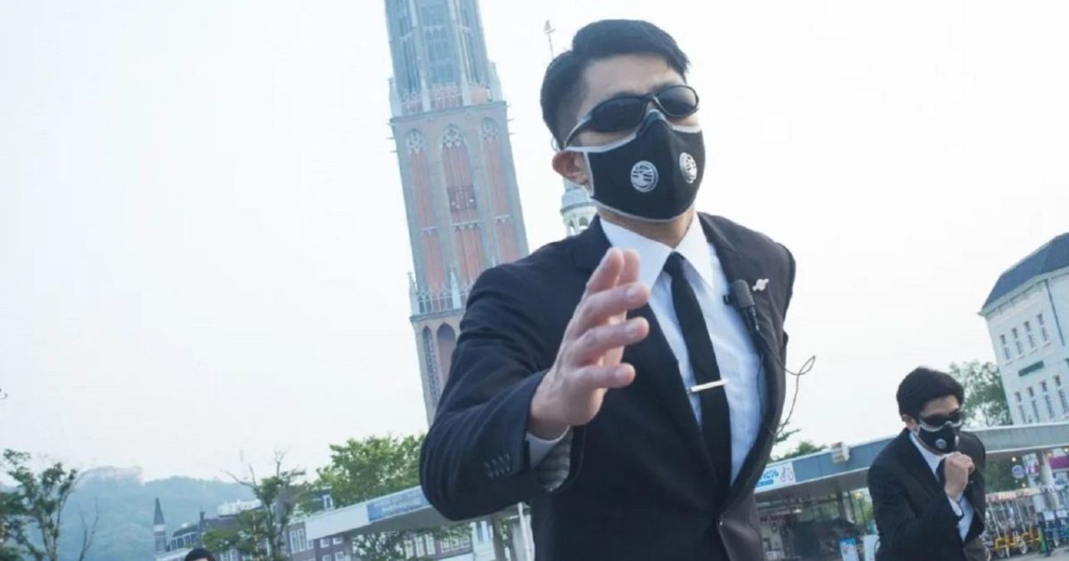 How to Watch Run for the Money in Its Original Language on Netflix