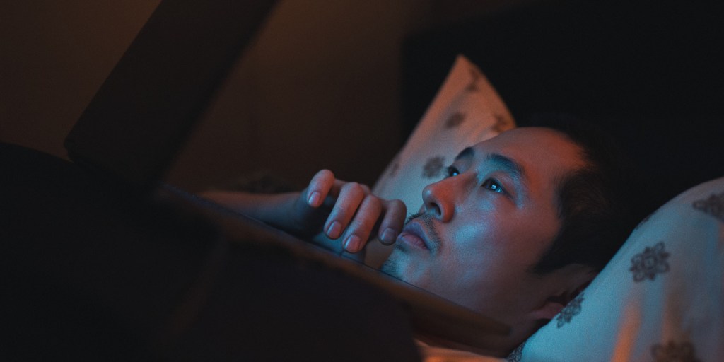 Beef Photos: Steven Yeun & Ali Wong to Lead Netflix's Dark Comedy