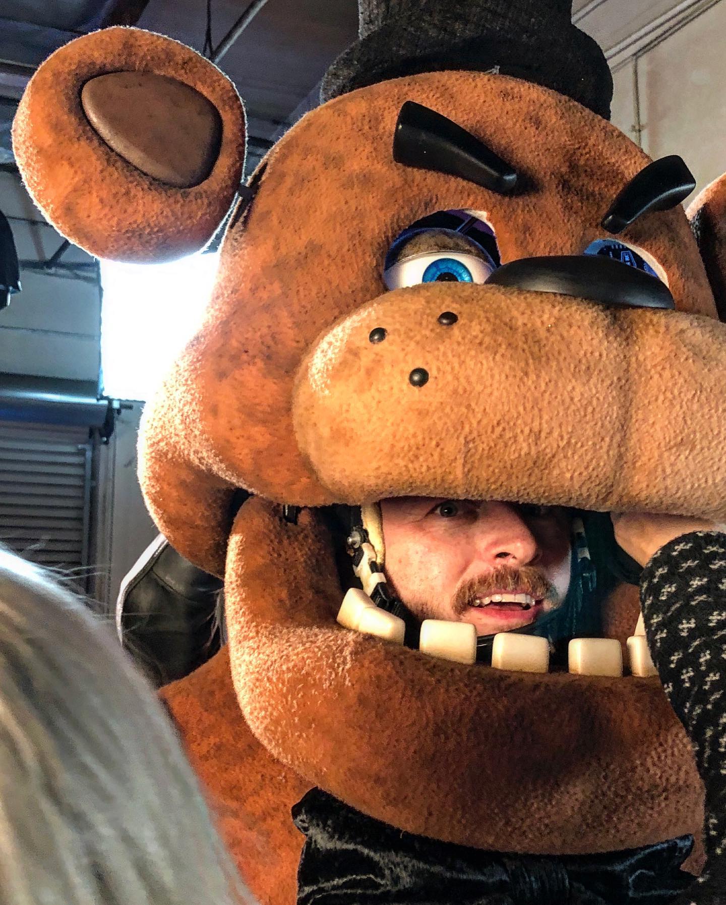 Five Nights at Freddy's Movie Photos Show BTS Look at Freddy Fazbear's ...