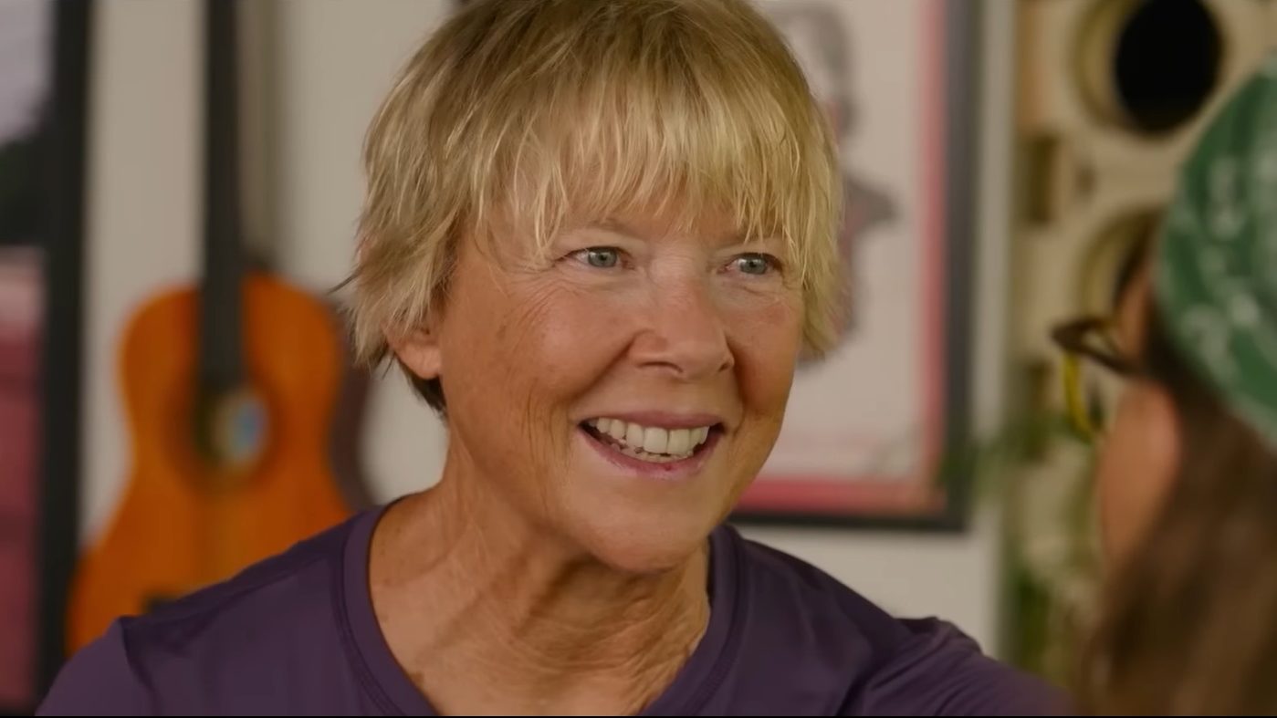 Nyad Trailer: Annette Bening Swims for Her Life-long Dream in Netflix ...