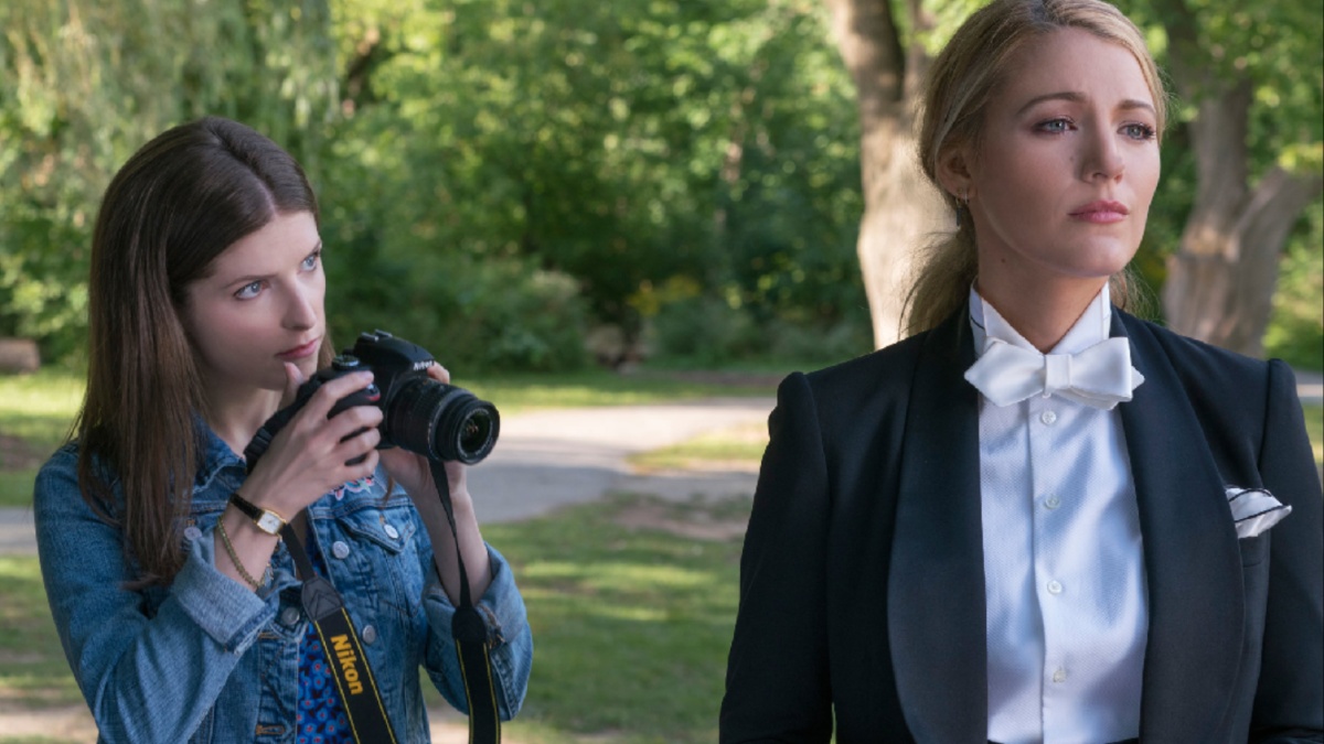 The new A Simple Favor Poster continues to hint at the film's mystery