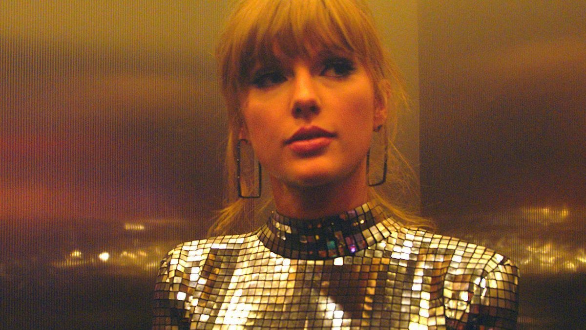 Taylor Swift Bio (2023): Boyfriend, Height, Age, Zodiac Sign, Net Worth ...