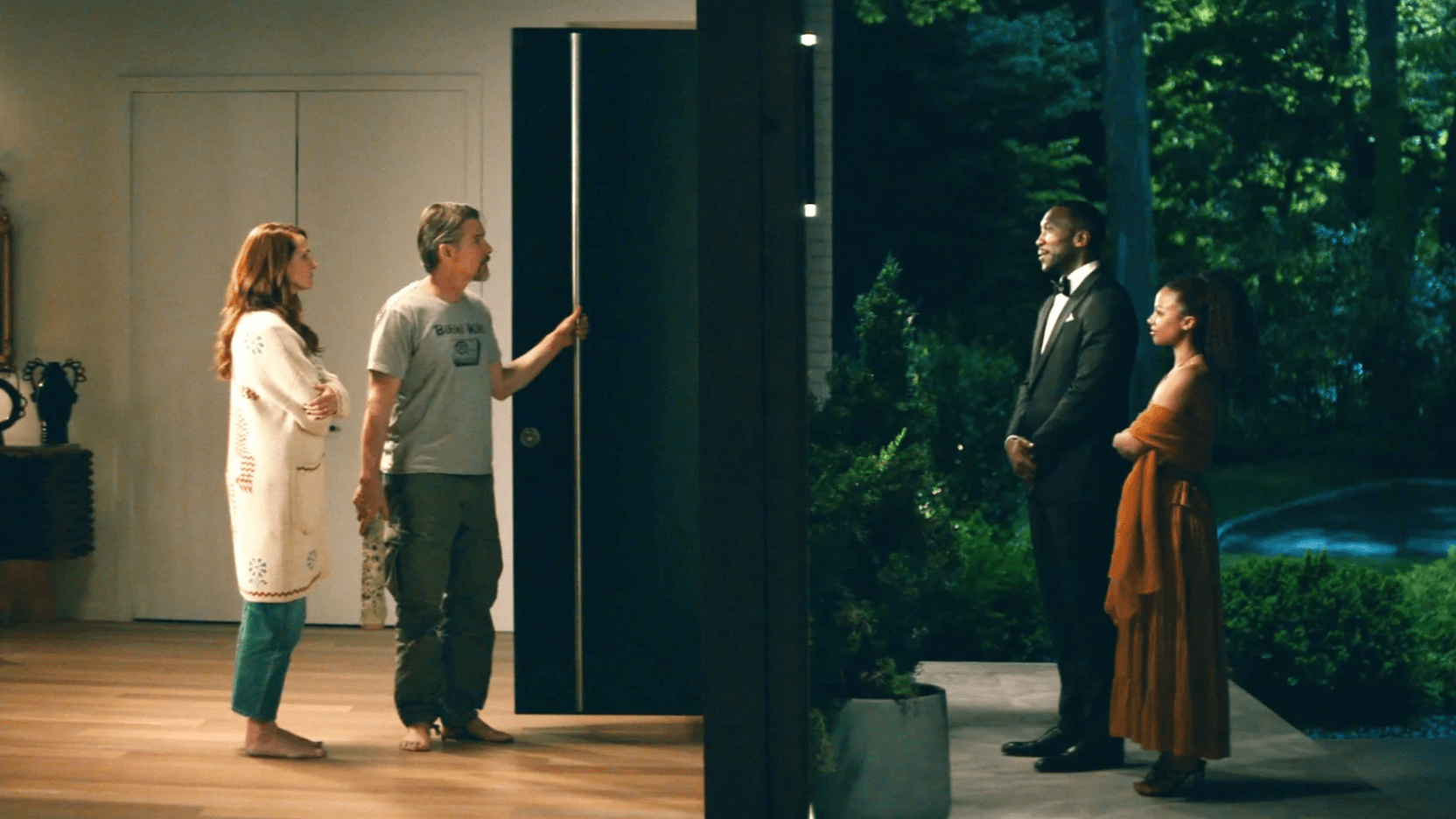 Leave the World Behind Trailer Previews Netflix Thriller Starring Julia ...