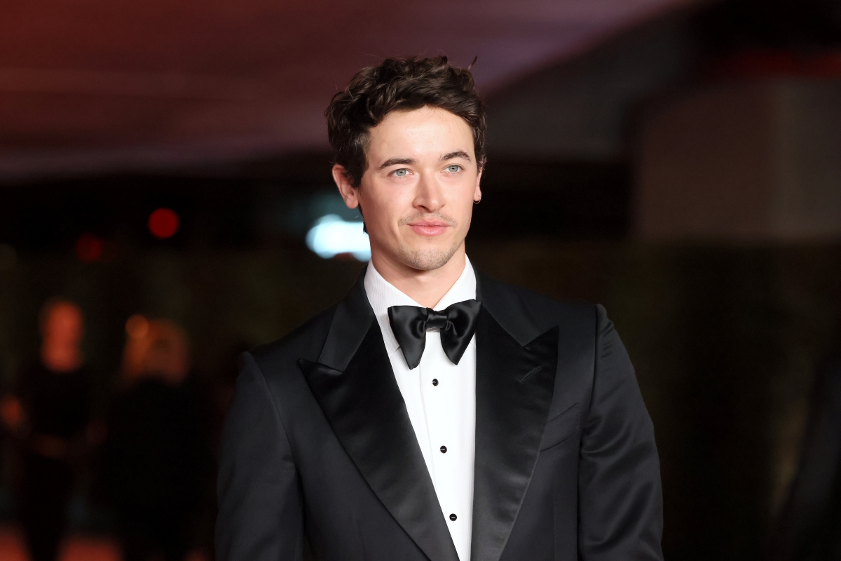 A Farewell to Arms: Hunger Games' Tom Blyth to Lead Ernest Hemingway ...