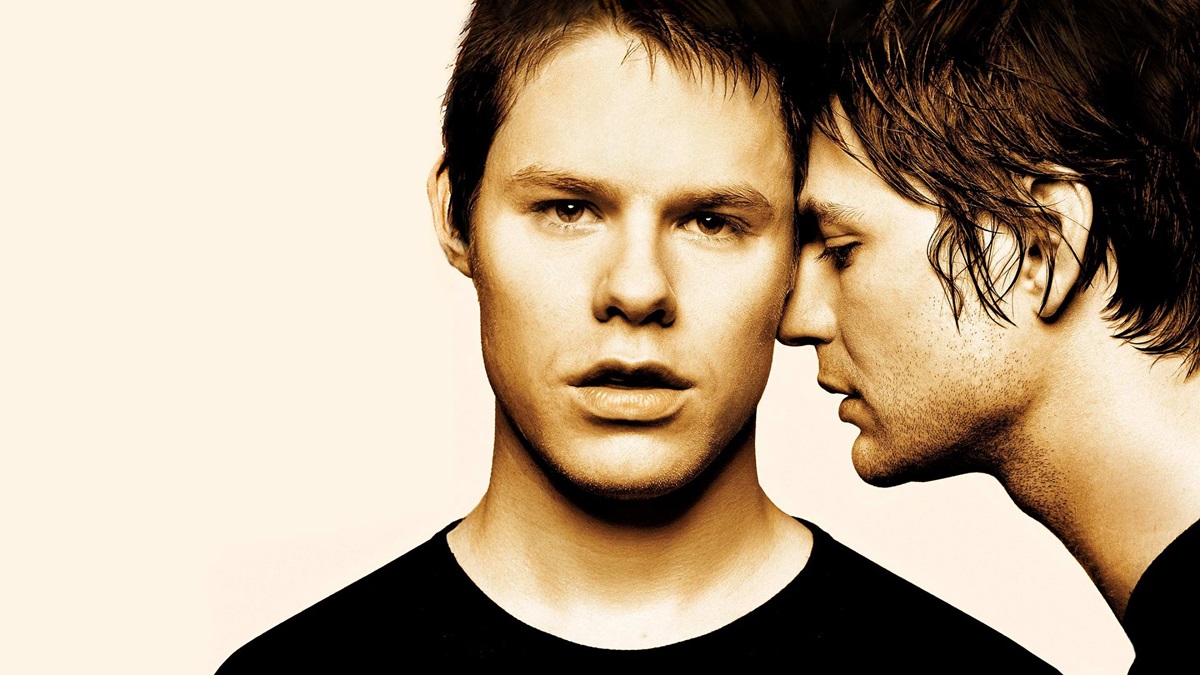 Queer As Folk (2000) Season 4 Streaming: Watch & Stream Online via ...