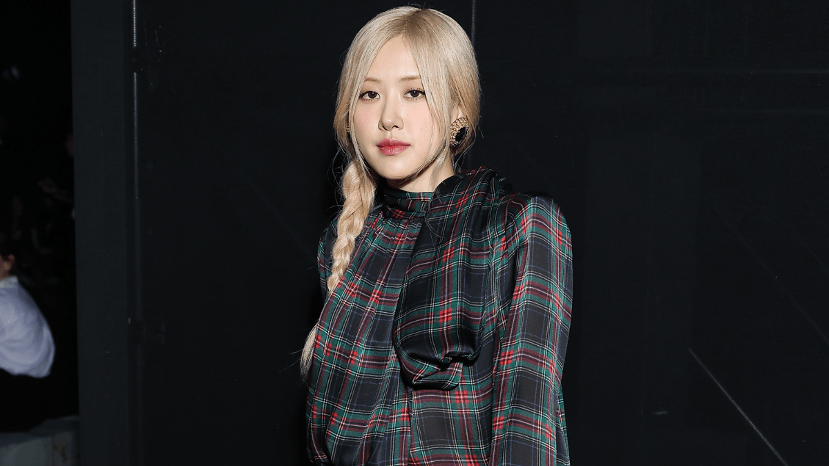 BLACKPINK Rosé Teases Solo Song 'Vampirehollie' on Instagram