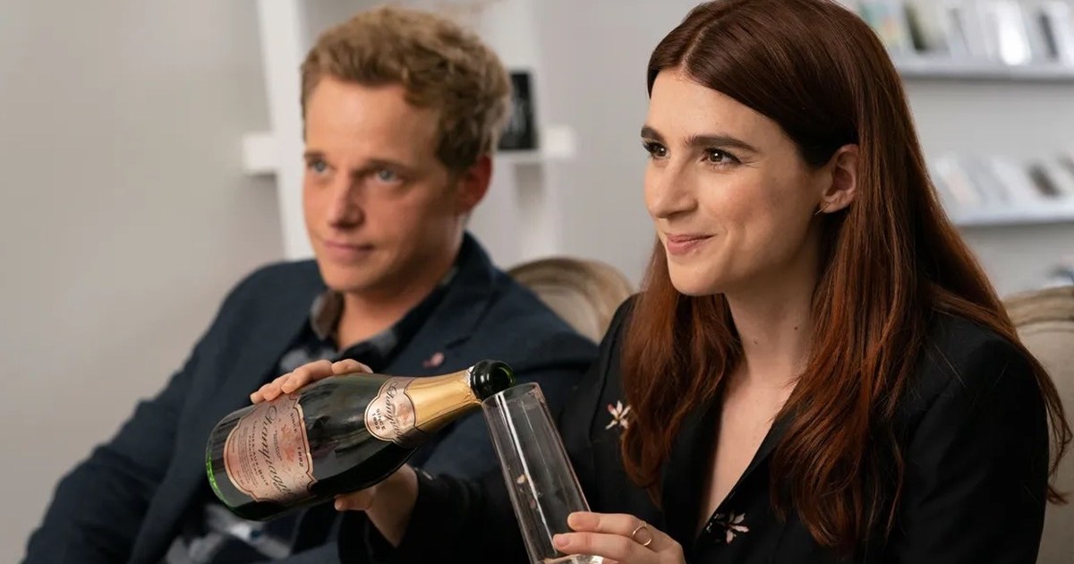 You're the Worst Season 5 Streaming: Watch & Stream online via Hulu