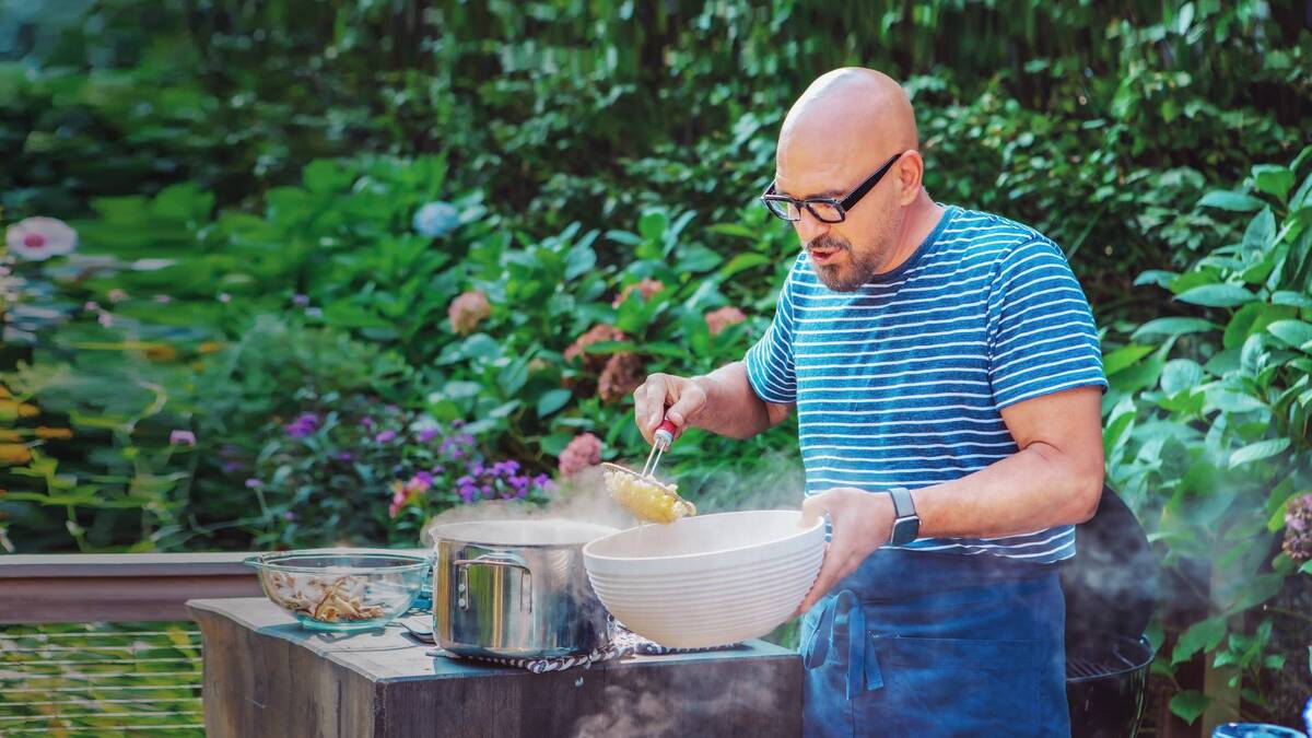 Symon's Dinners Cooking Out (2020) Season 3 Streaming: Watch & Stream ...
