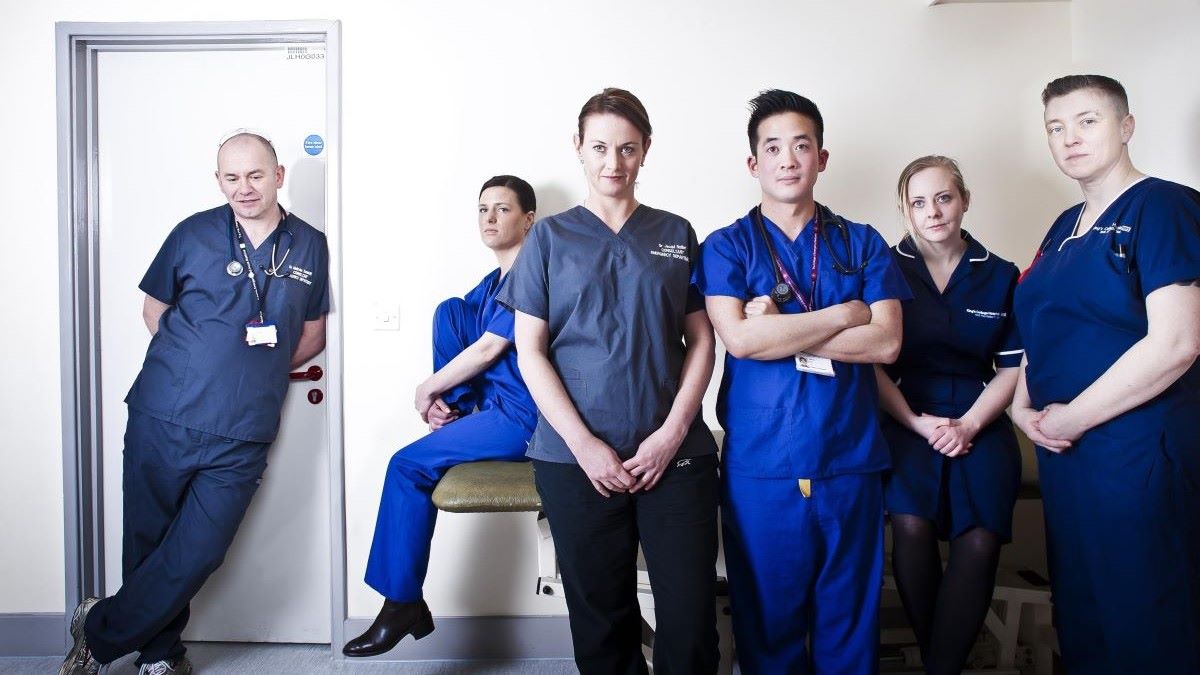 24 Hours in A&E Season 5 Streaming: Watch & Stream Online via Amazon ...