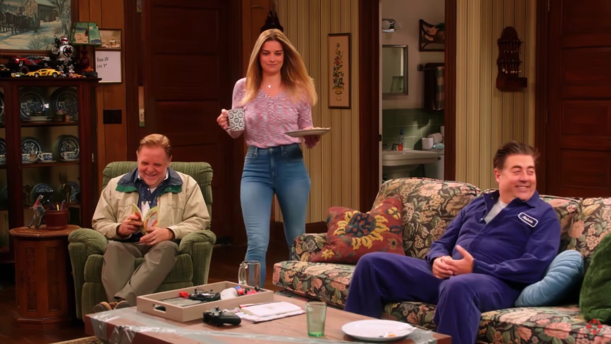 Kevin Can F**K Himself Season 1: How Many Episodes & When Do New ...