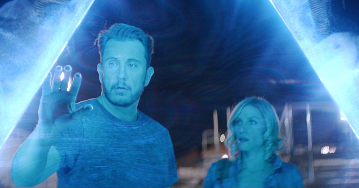 Exclusive Alien Country Trailer Previews Sci-Fi Comedy Starring ...