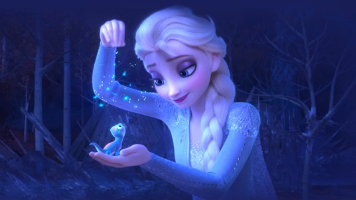 Anna and Elsa are Back in First Frozen Fever Stills!