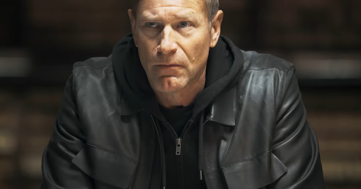 Classified Trailer: Aaron Eckhart, Abigail Breslin, & Tim Roth Star in ...