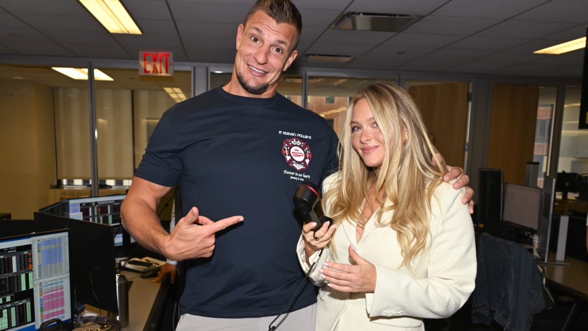 Who is Rob Gronkowski's Girlfriend? Camille Kostek's Job & Relationship ...