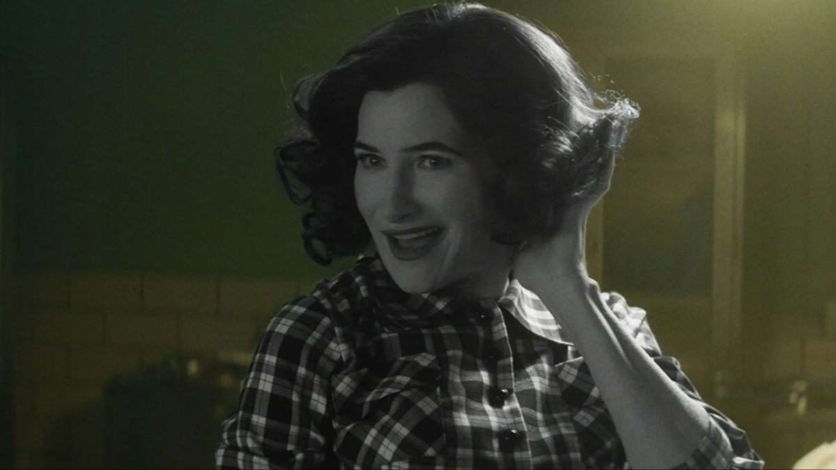 How Did Sharon Davis / Mrs. Hart Die in Agatha All Along?
