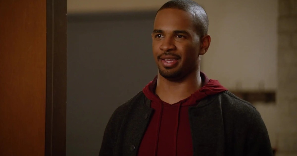 Why Did Coach Leave & Return to New Girl Multiple Times?