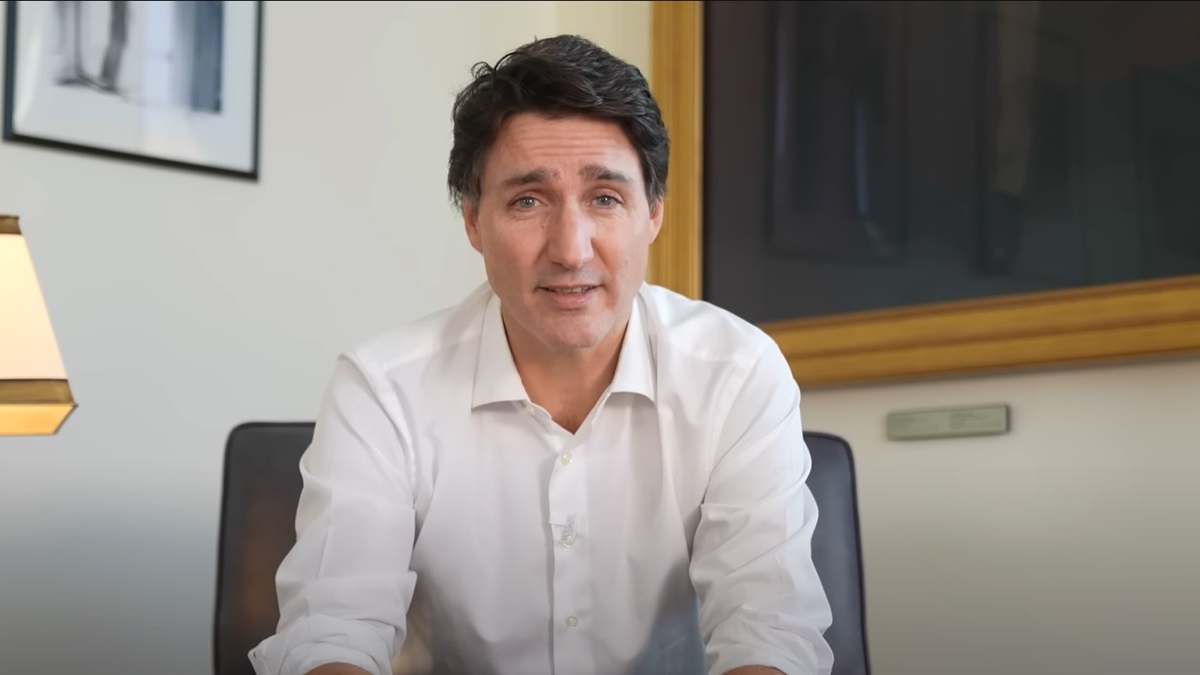 Why Is Justin Trudeau Facing Backlash For Dancing at Taylor Swift's ...