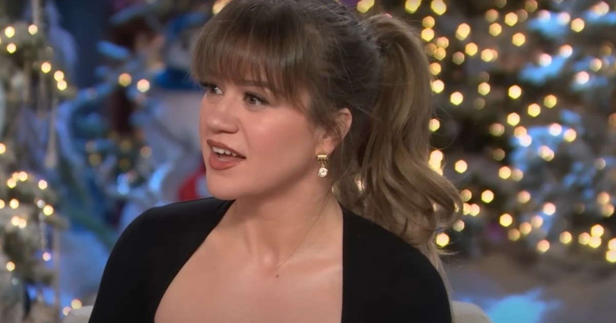 Kelly Clarkson & Brett Eldredge Dating Rumors Explained