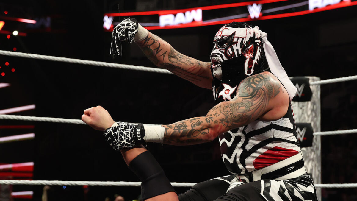 Top WWE Superstar Ready to Wrestle Penta Following His Debut