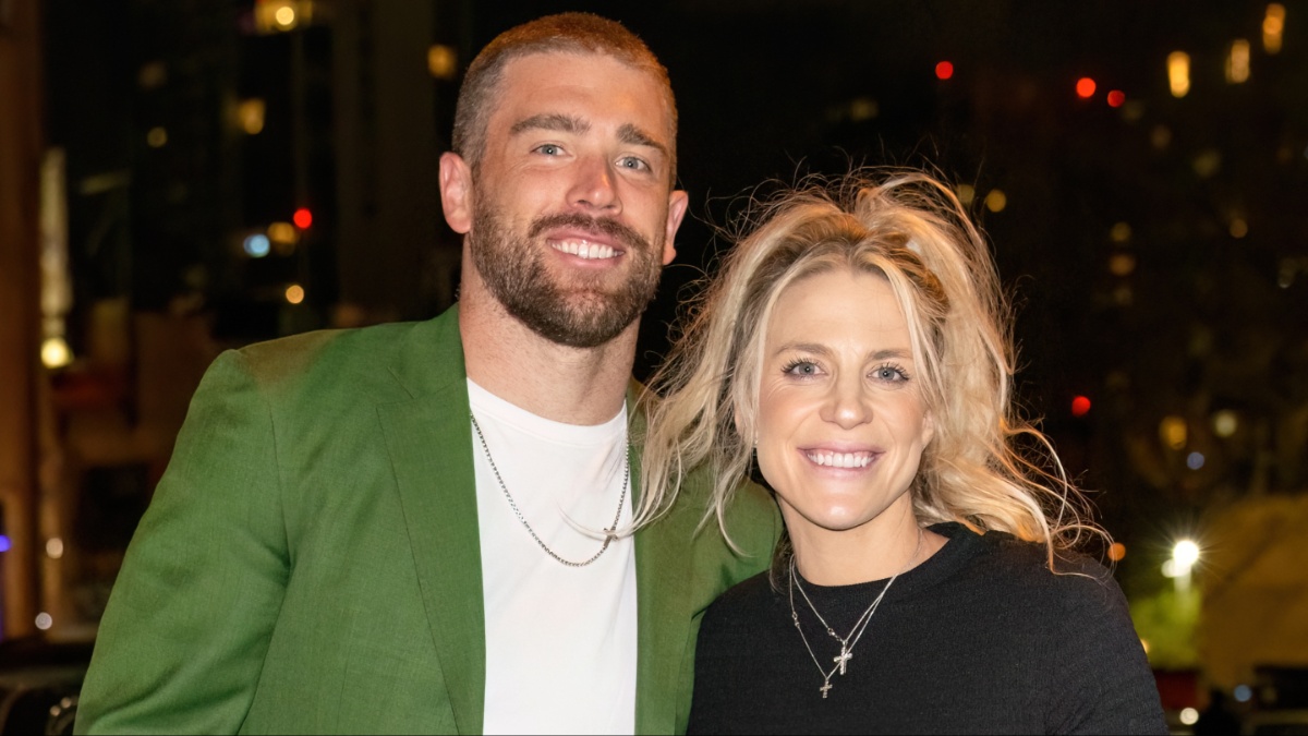 Who Is Zach Ertz's Wife? Julie's Kids & Relationship History