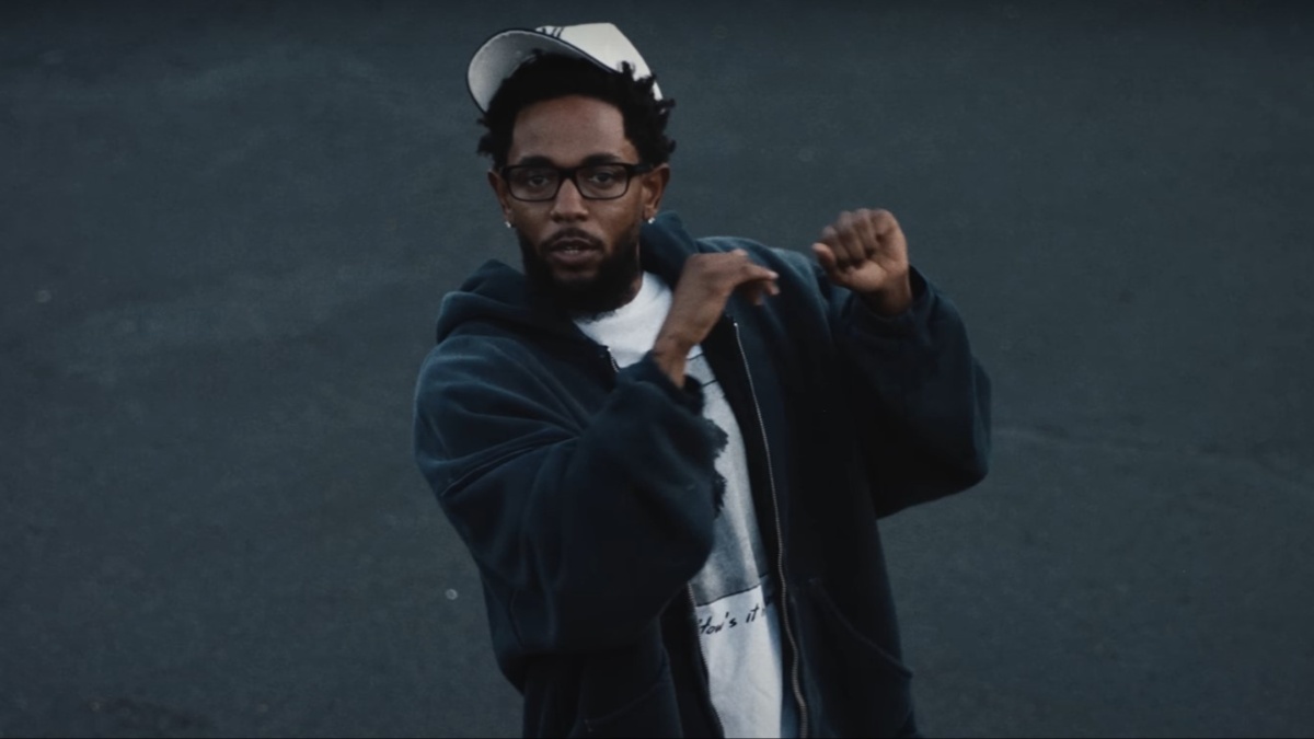 Kendrick Lamar's Smile & 'Say Drake' Moment From Super Bowl Goes Viral ...