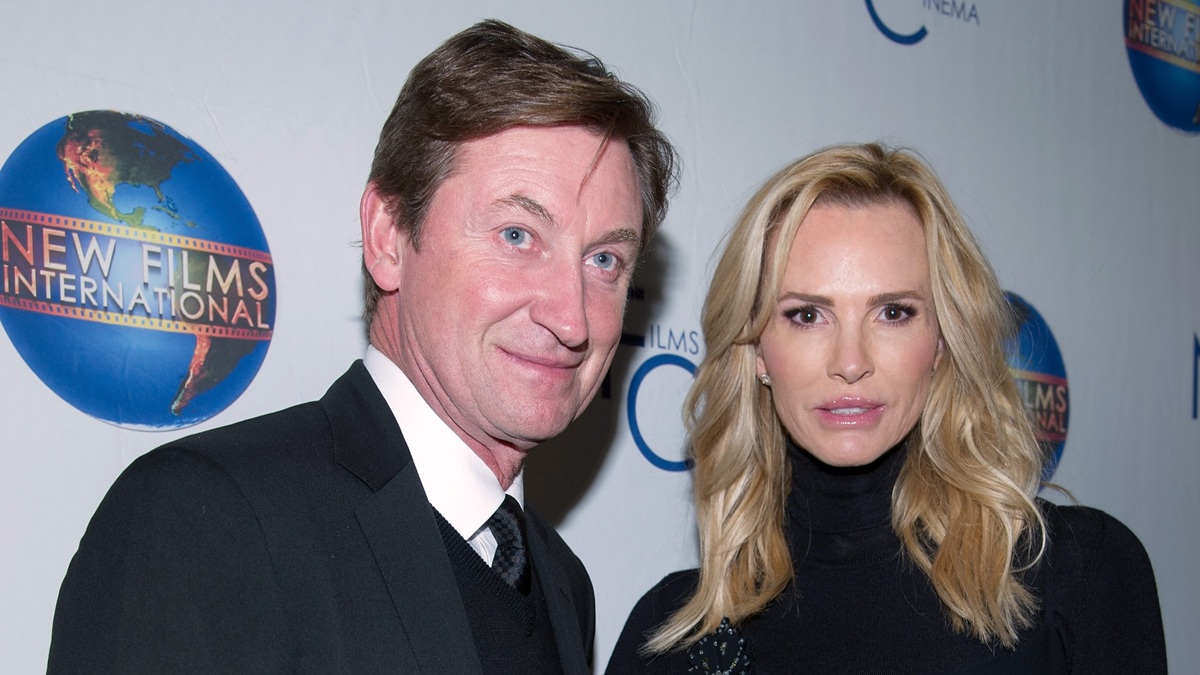 Who Is Julia Roberts' Husband? Danny Moder's Job & Relationship History