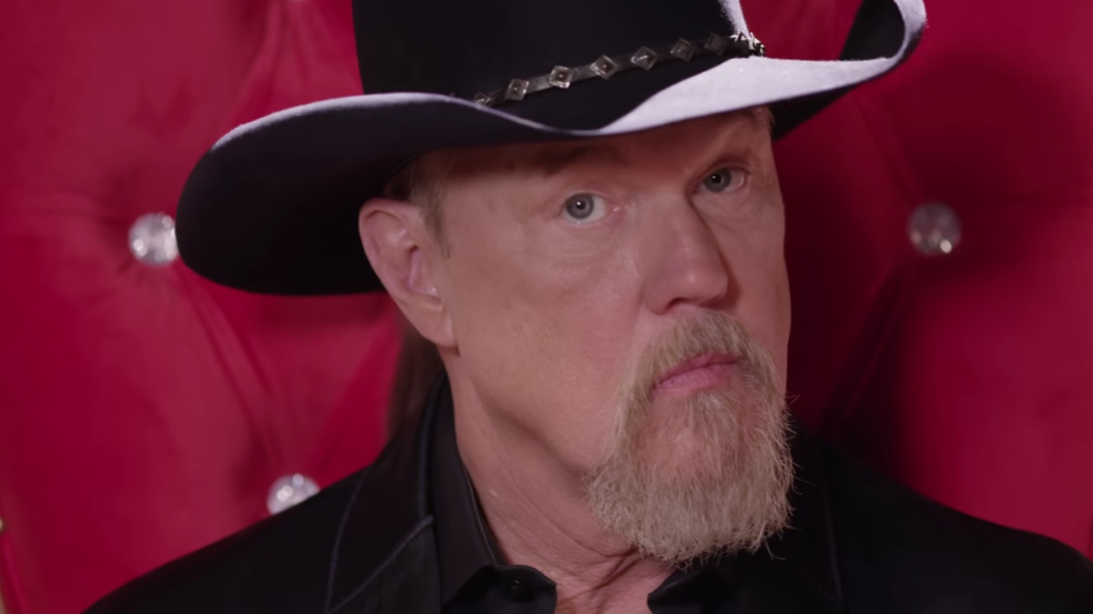 Who Is Trace Adkins' Wife Victoria Pratt? Relationship, Age, Job, Kids ...