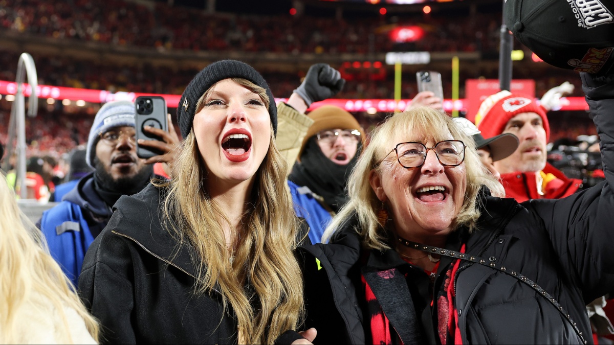 Travis Kelce's Mother Donna Celebrates Taylor Swift's Win at ...