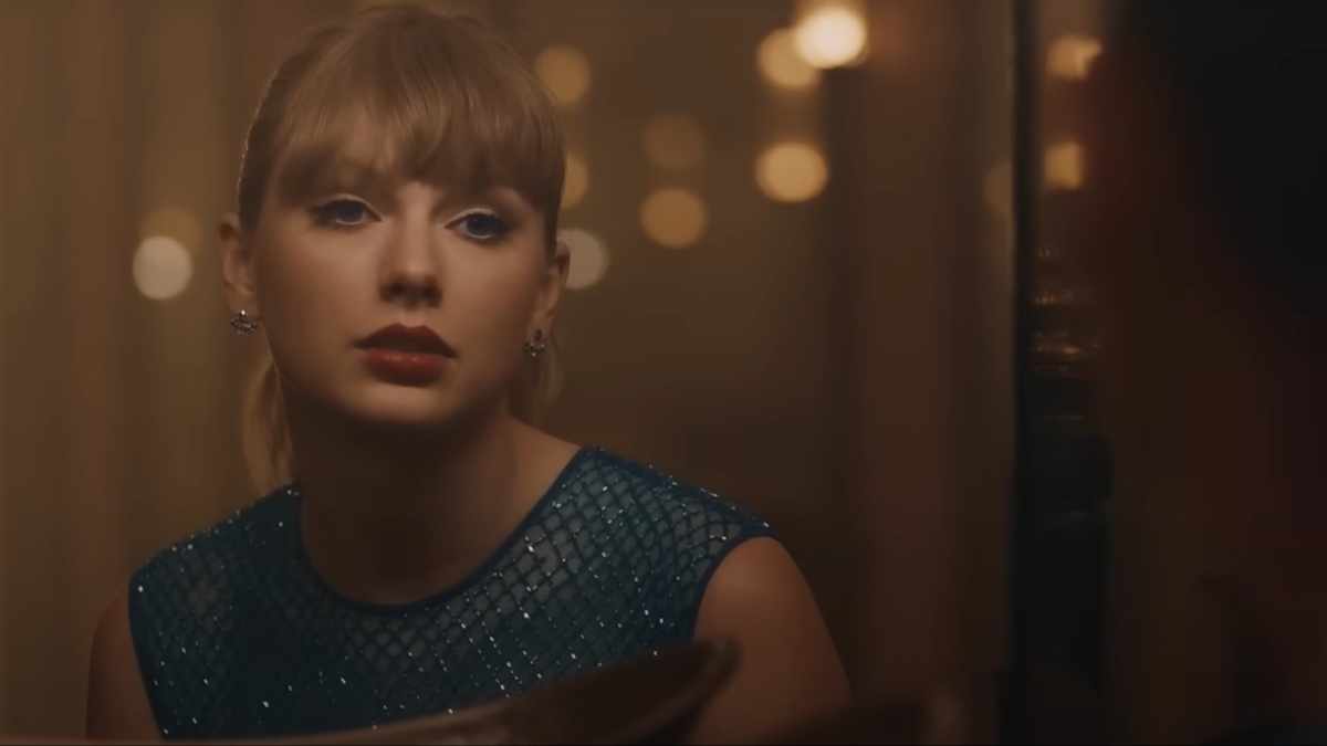 Taylor Swift Belly Button Drama Explained: Why Did She Hide It?