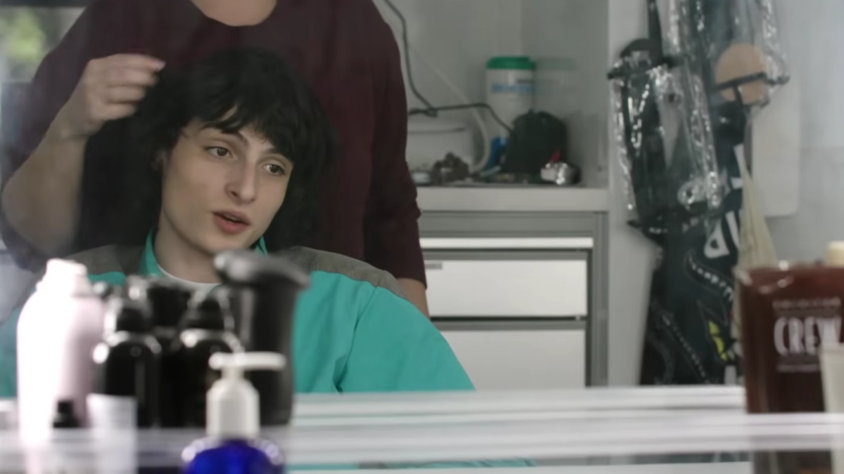 Stranger Things' Finn Wolfhard Shocks Fan With Buzz Cut Transformation