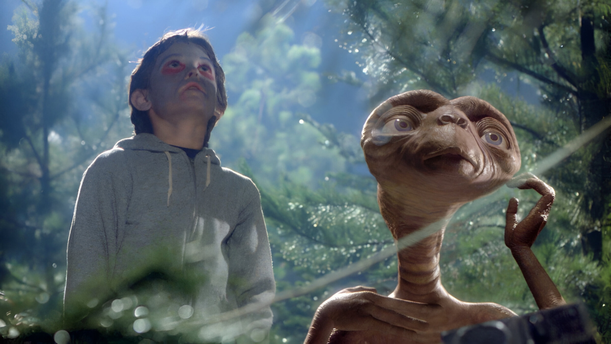 Why Fans Think E.T. Returns Movie Poster Is Real