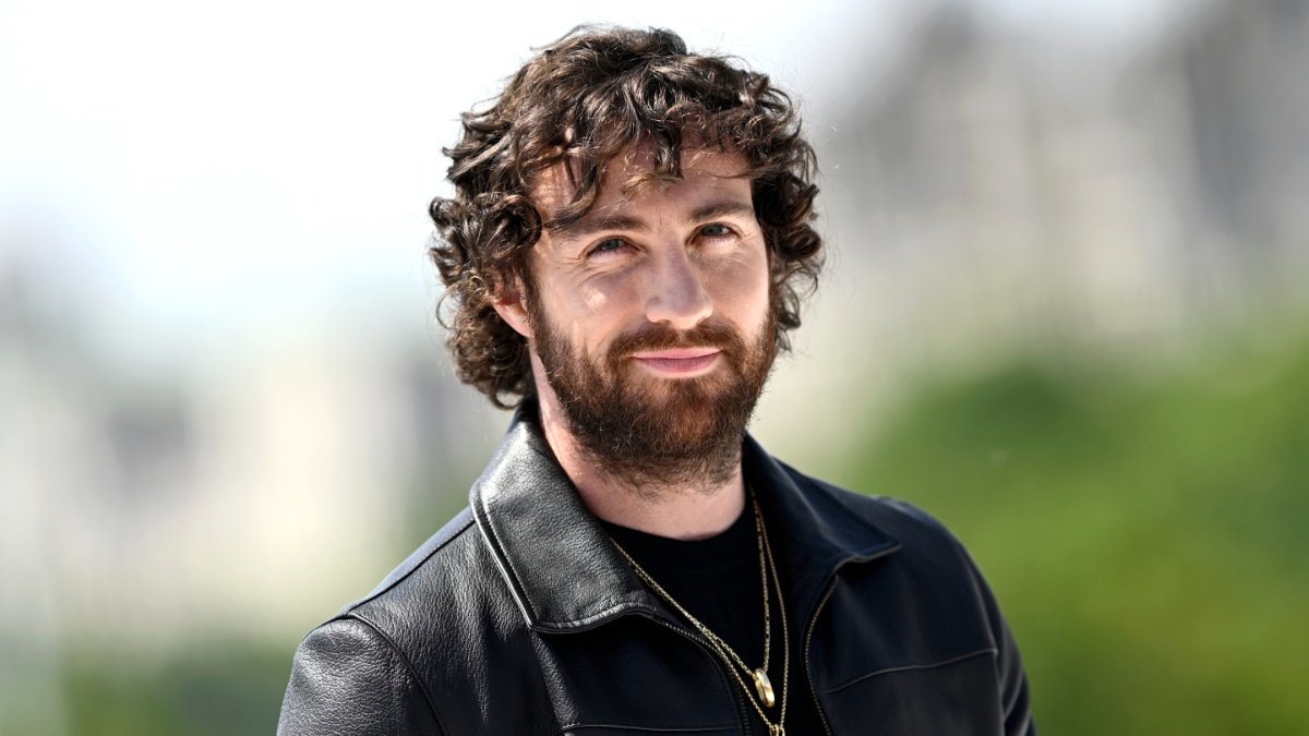 Aaron Taylor-Johnson Debuts New Look at 28 Years Later London Photocall
