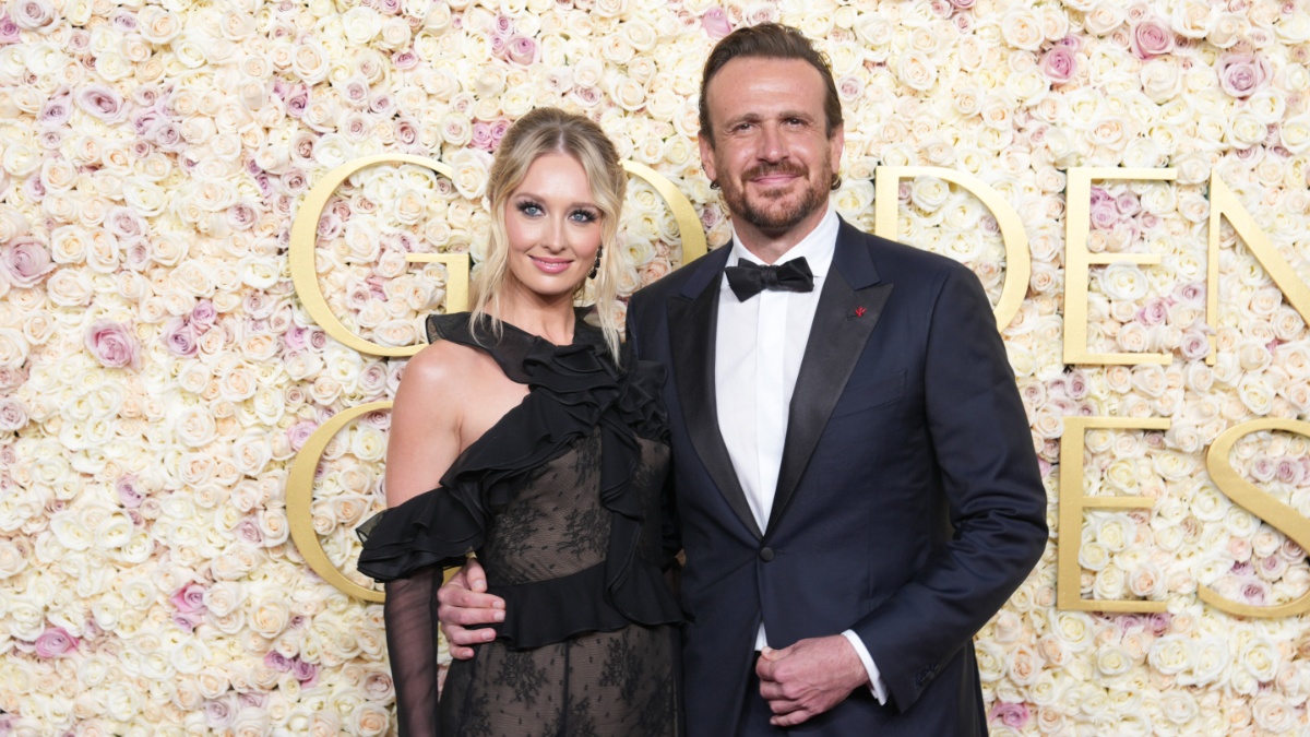 How I Met Your Mother's Jason Segel Engaged to Kayla Radomski After 2 ...