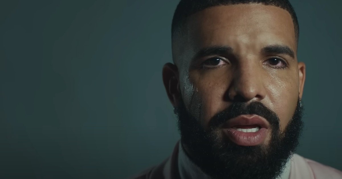 How Fans Reacted to Drake’s 6-Pack Abs Instagram Photo