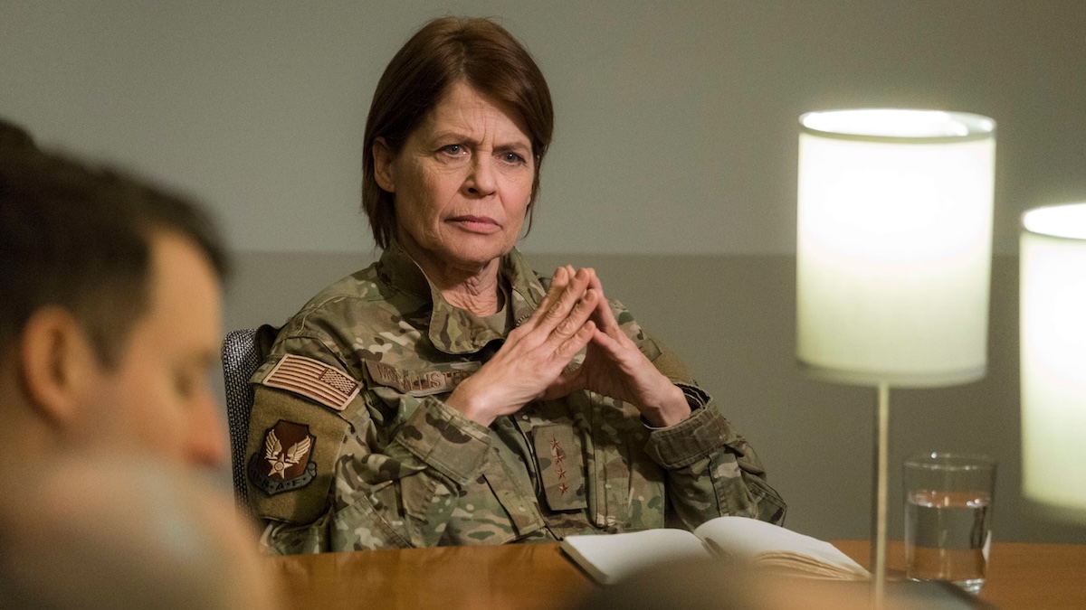 Linda Hamilton Gets Honest About Terminator, Stranger Things, & More