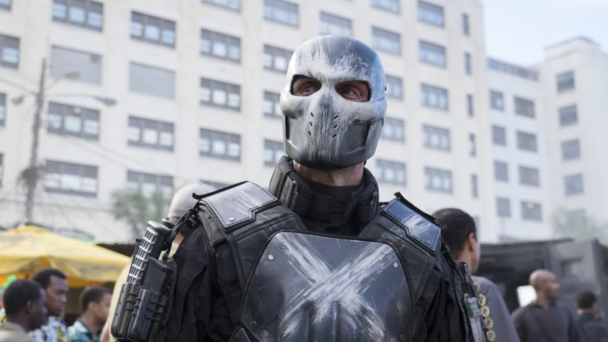 Superman & Captain America Star on How Marvel & DC Are Different