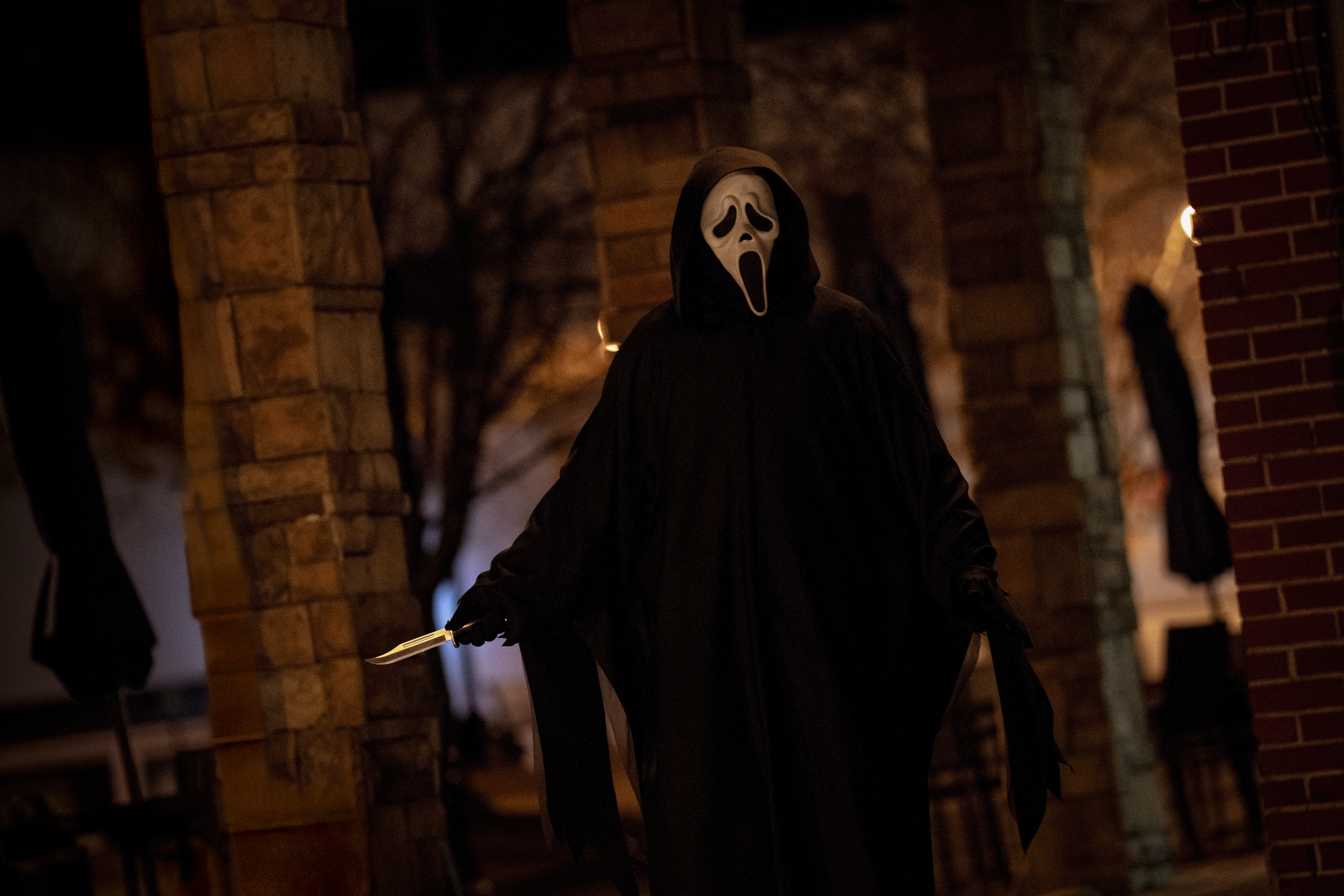 Scream 7 Photos & Poster Preview Neve Campbell & Courteney Cox's Return