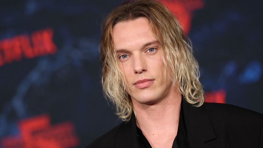 Stranger Things’ Star Names 1 Iconic Director He Wants To Work With Again