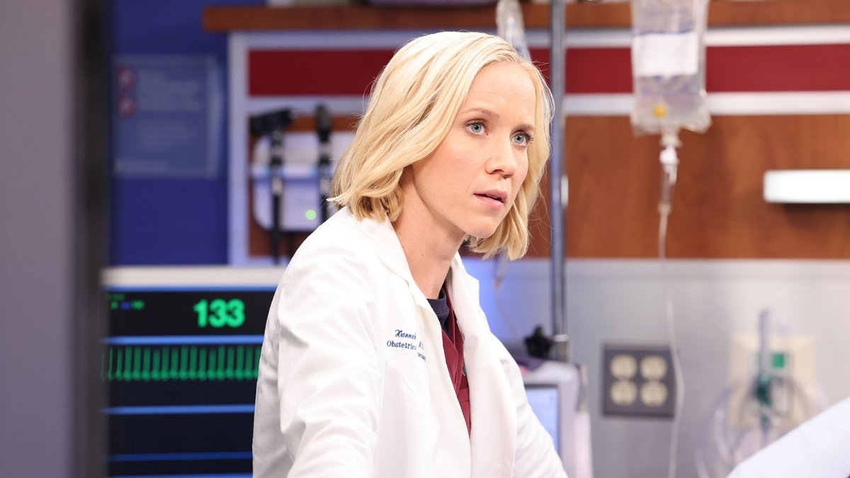 Chicago Med’s Jessy Schram Discusses Impact of Hannah’s Pregnancy