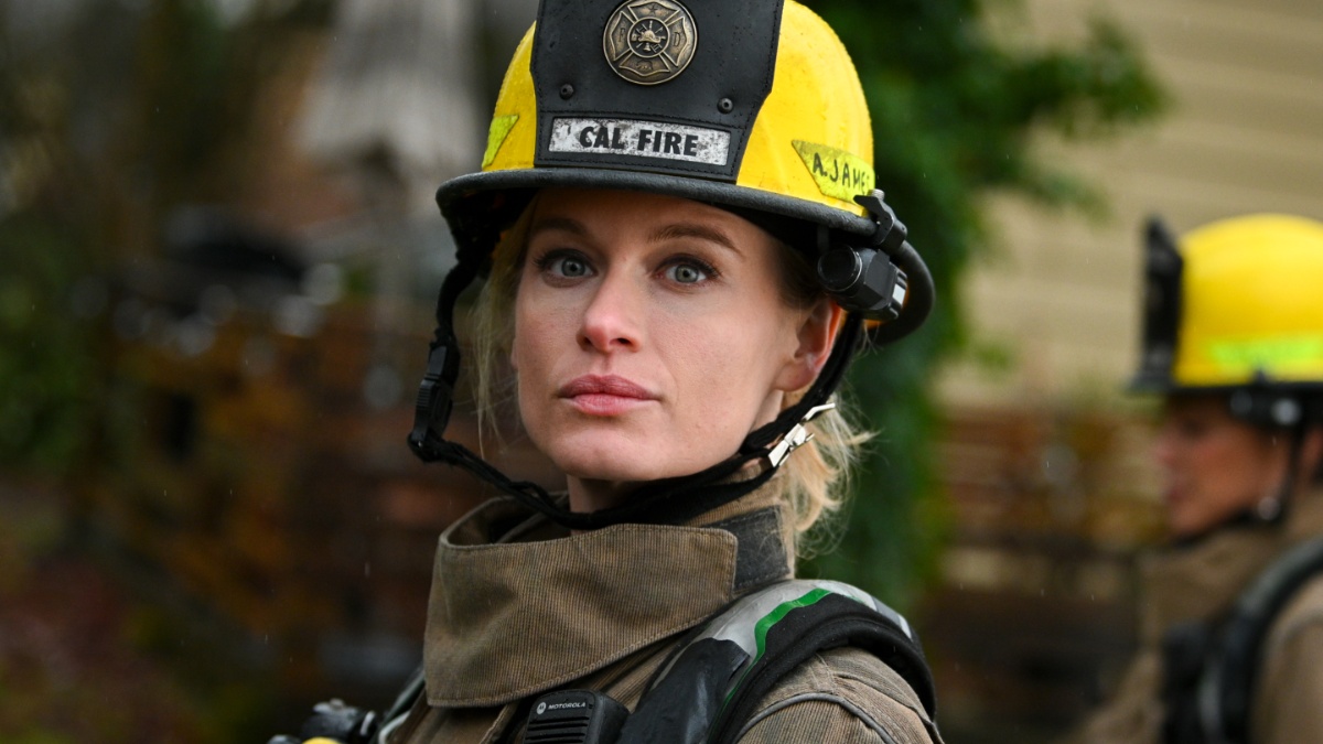 Why Did Why Stephanie Arcila's Gabriela Perez Leave Fire Country?