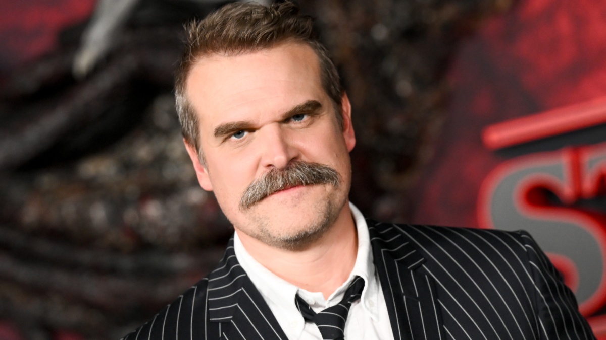 David Harbour Looks Almost Unrecognizable in Evil Genius Set Photos
