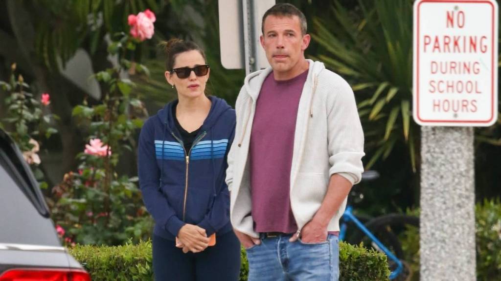 Ben Affleck & Jennifer Garner Have a Thanksgiving Reunion — Report