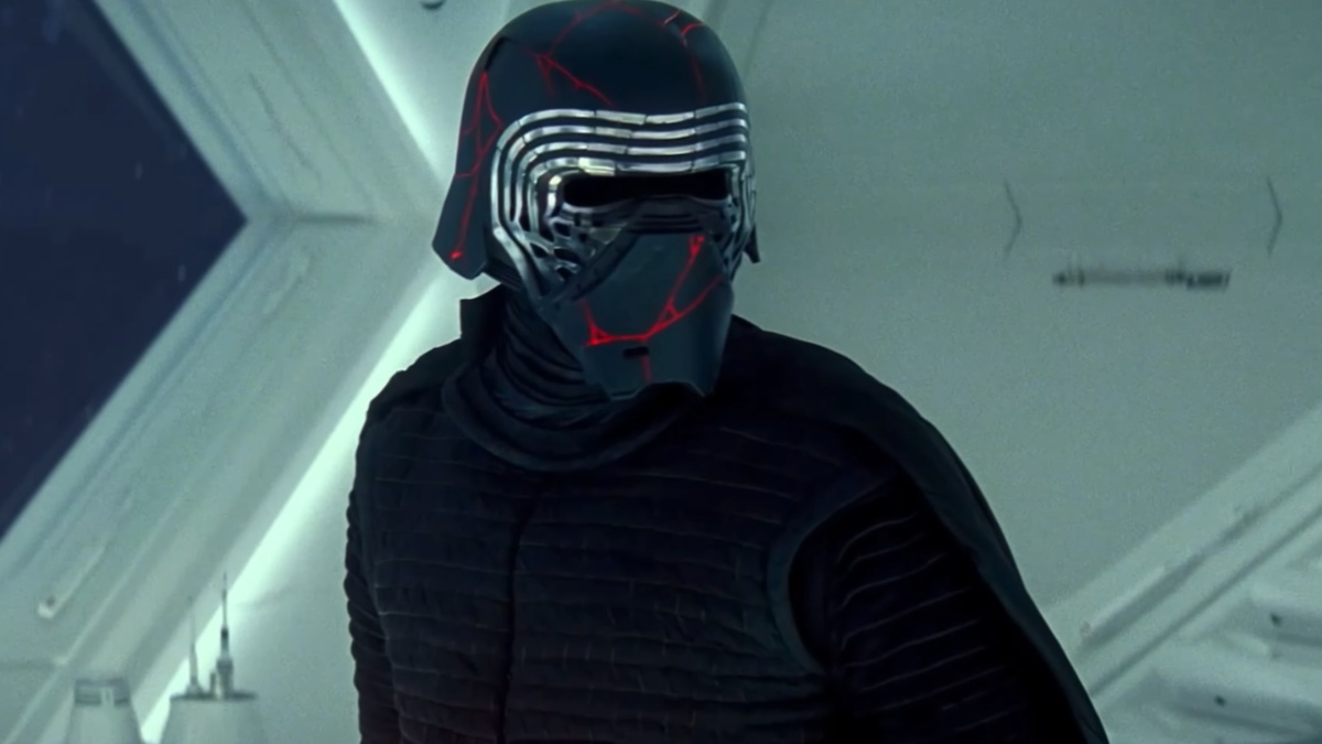 Star Wars Reveals Kylo Ren’s Unseen Lightsaber