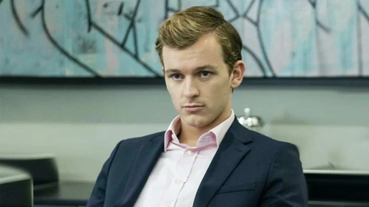 Industry Creators Explain Why Harry Lawtey’s Robert Isn’t in Season 4