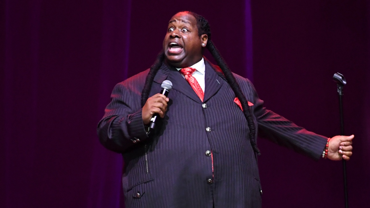 Iconic Comedian Reveals Premiere Date for 1st Ever Netflix Special