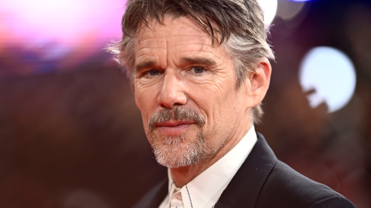 Blue Moon Trailer: Ethan Hawke & Margaret Qualley Star in Period Drama