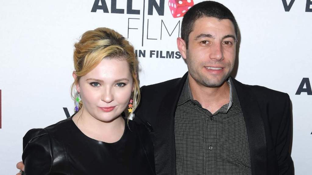 Zombieland’s Abigail Breslin Marks 3 Years of Marriage With Sweet Message