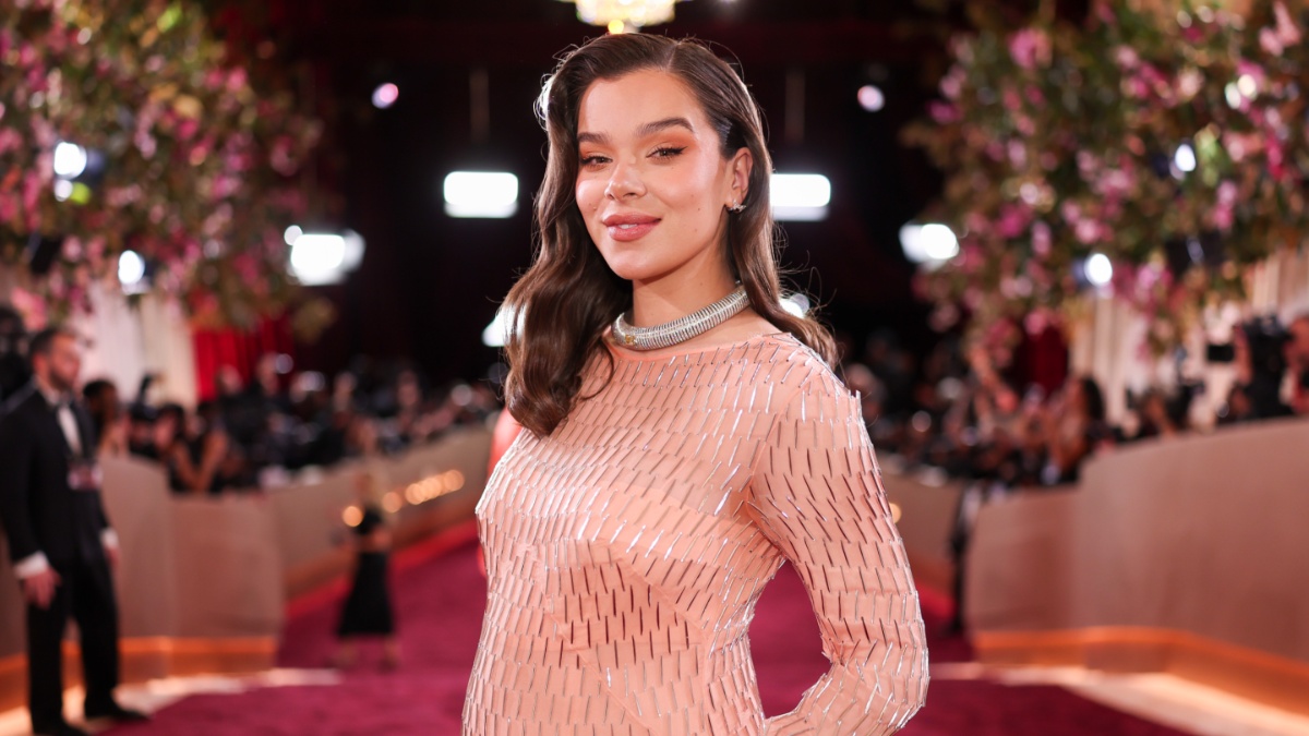 Hailee Steinfeld Shares Pregnancy Update, Amasses 1.7 Million ‘Likes'