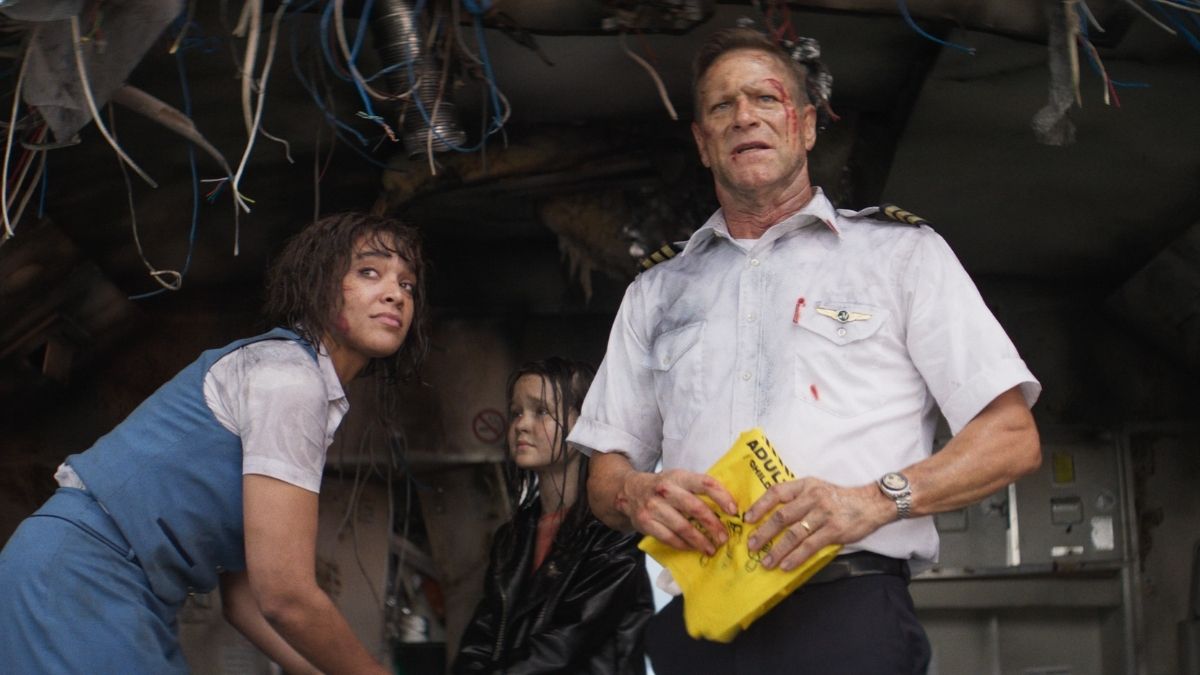 Shark Movie Deep Water Starring Aaron Eckhart & Ben Kingsley Gets ...