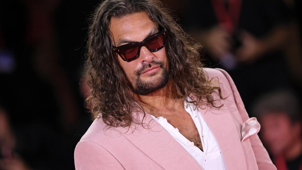 Jason Momoa, Gal Gadot, Al Pacino, & Gerard Butler Star in New Netflix ...